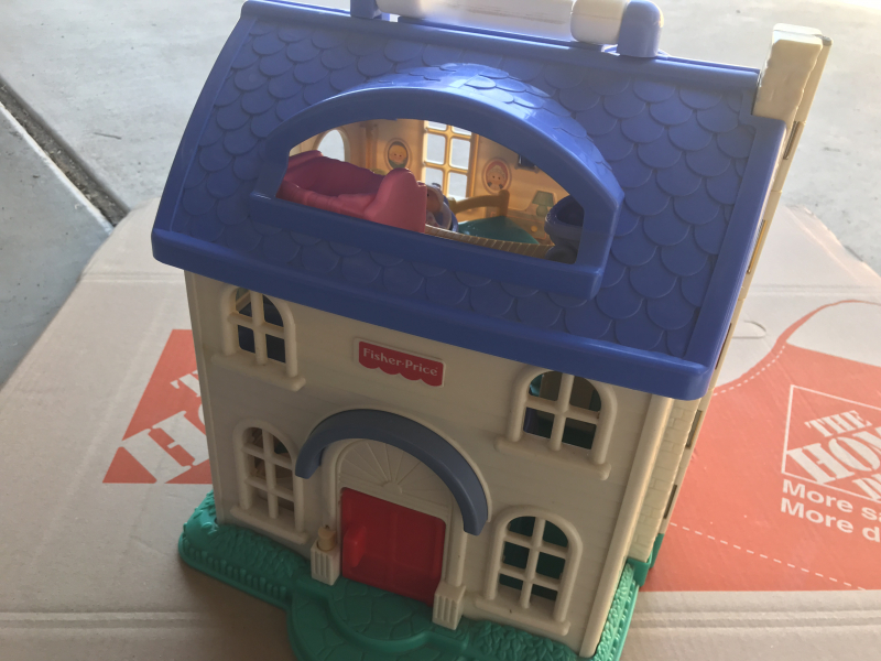 ロサンゼルスタウン - クラシファイド[FISHER PRICE Little People Doll House]